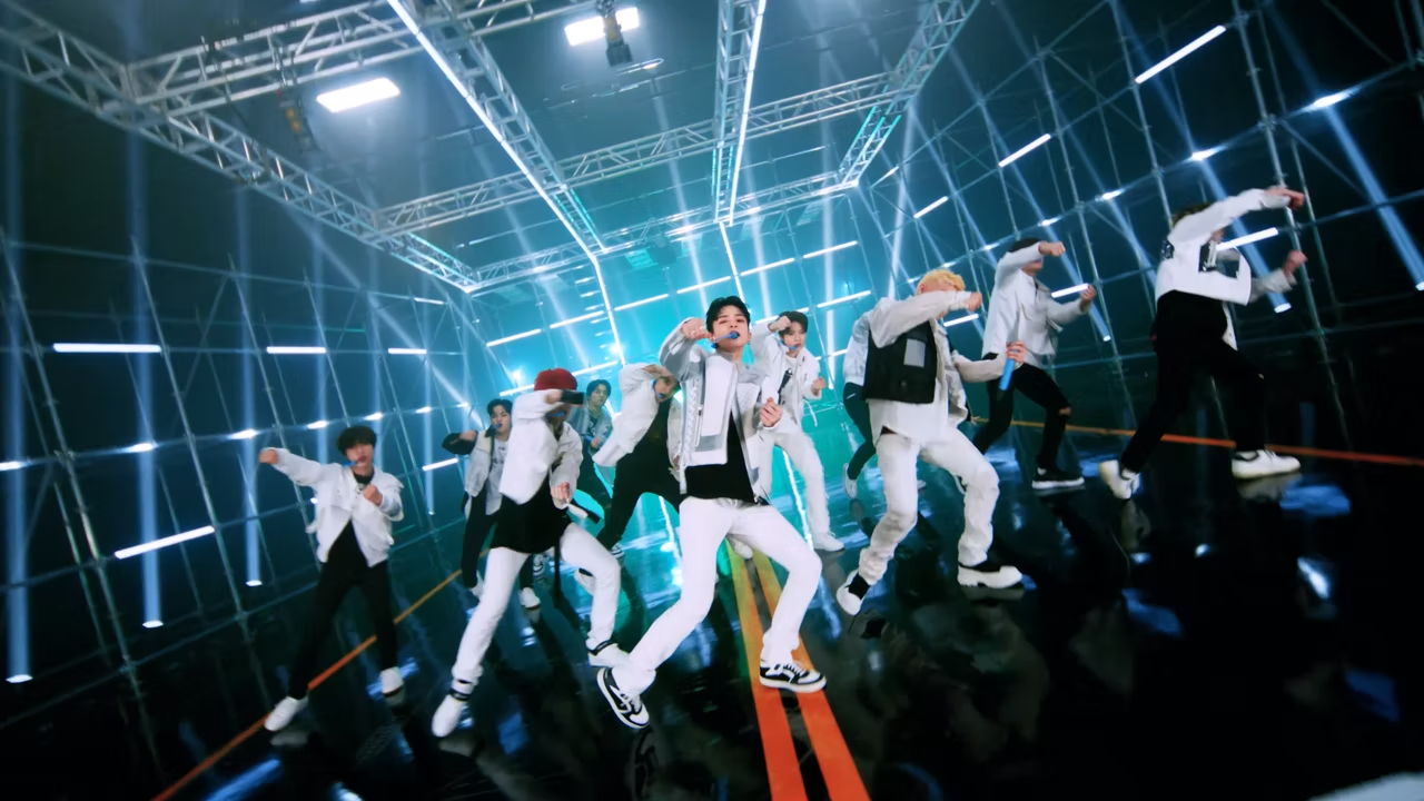 TREASURE(트레저) - JIKJIN(직진) PERFORMANCE VIDEO - 비드폴리오 VIDFOLIO %https://youtu.be/XJHPw5RbR0U